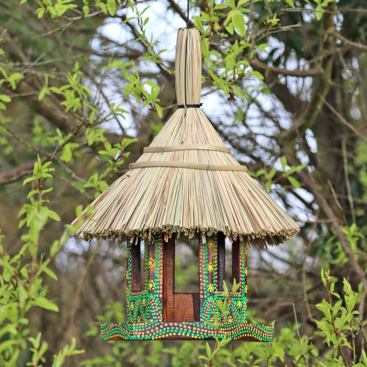 Artisan Hexagonal Thatched Bird Table – Green | The Wildlife Community